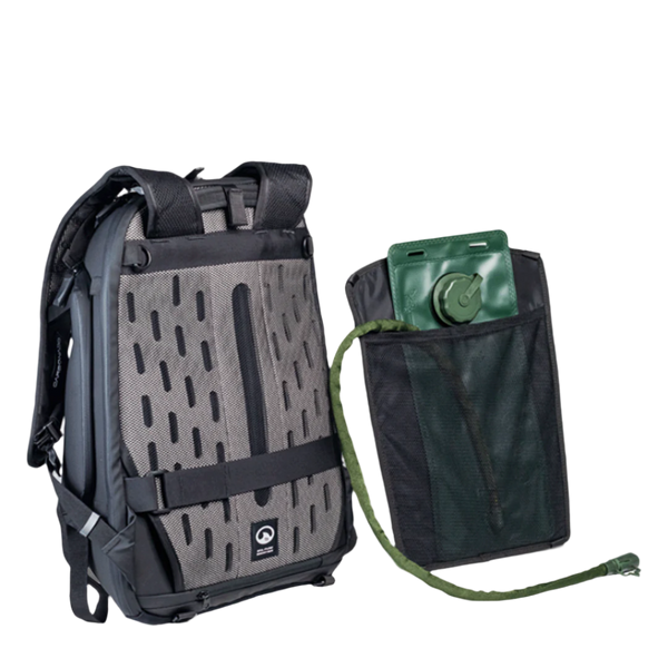 CARBONADO GT3 Hydration Bladder Holder– Moto Central