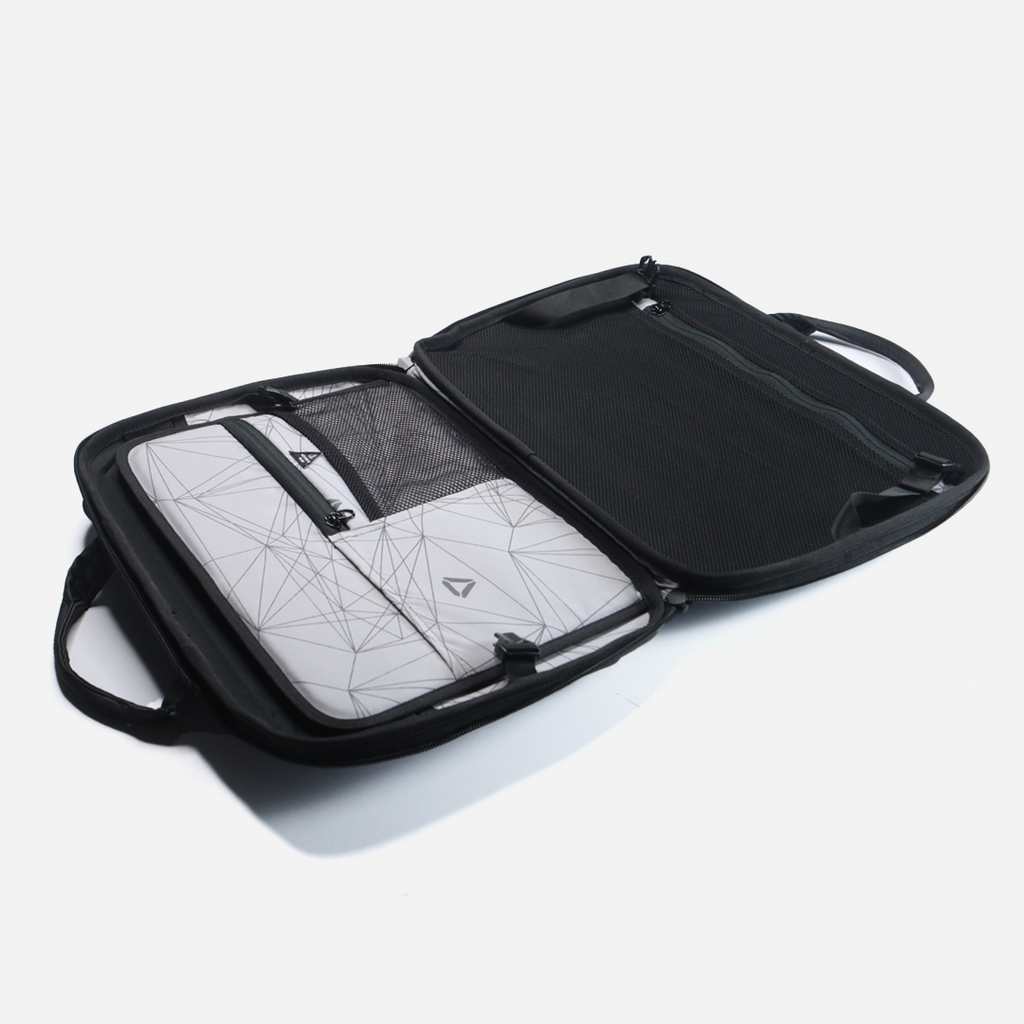 CARBONADO Tusk Laptop Case (Black)– Moto Central